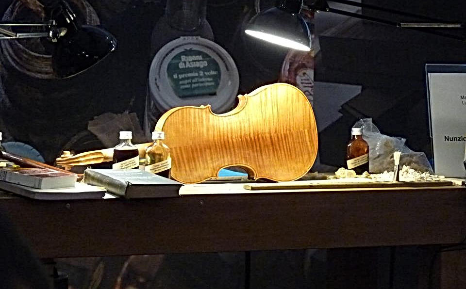 About | Violin Varnish