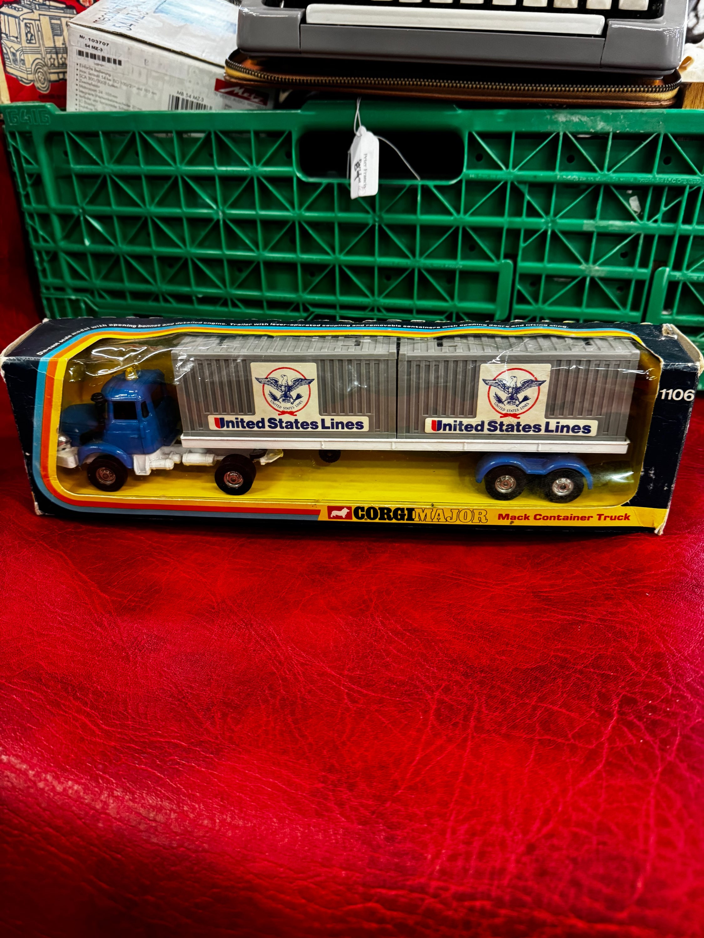 mack-container-truck