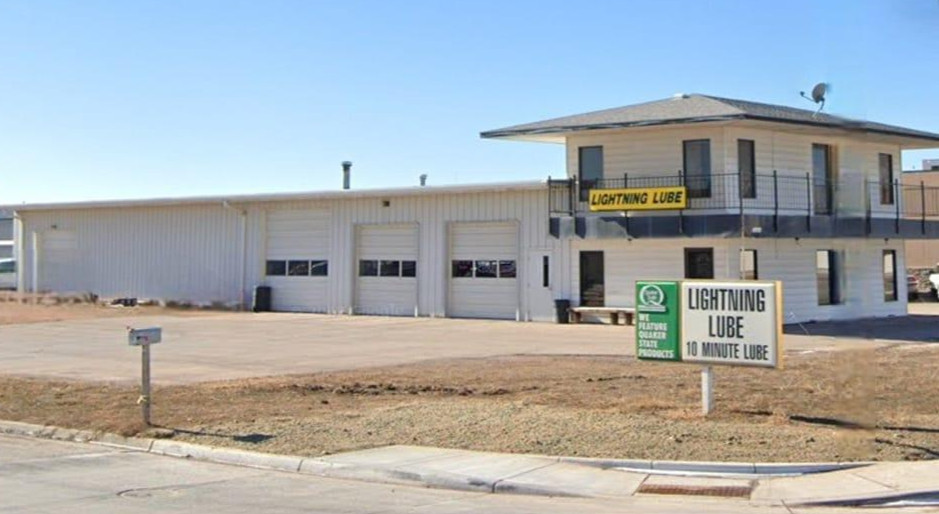 Lightning Lube | Oil change | Gillette, WY, USA