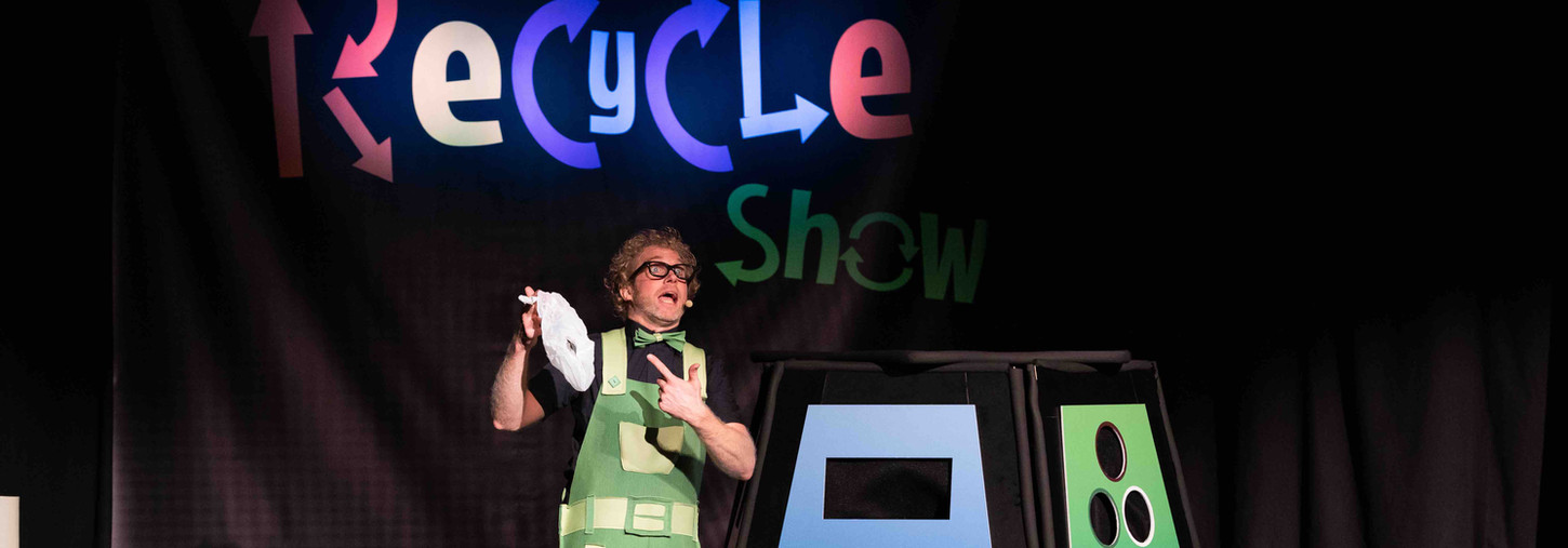 Magic RECYCLE Show - mét de Showman