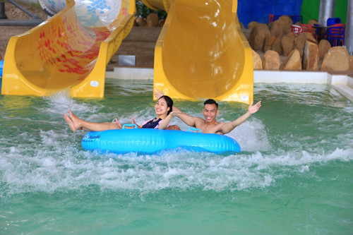 Experience the longest indoor water slide in Viet Nam! | Mikazuki Water ...
