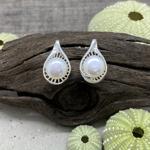 Una Pearl Stud Earrings | Oh la la Silver
