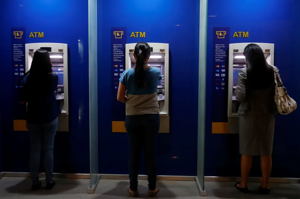 Bank accounts ‘too expensive’ for low-income Filipinos