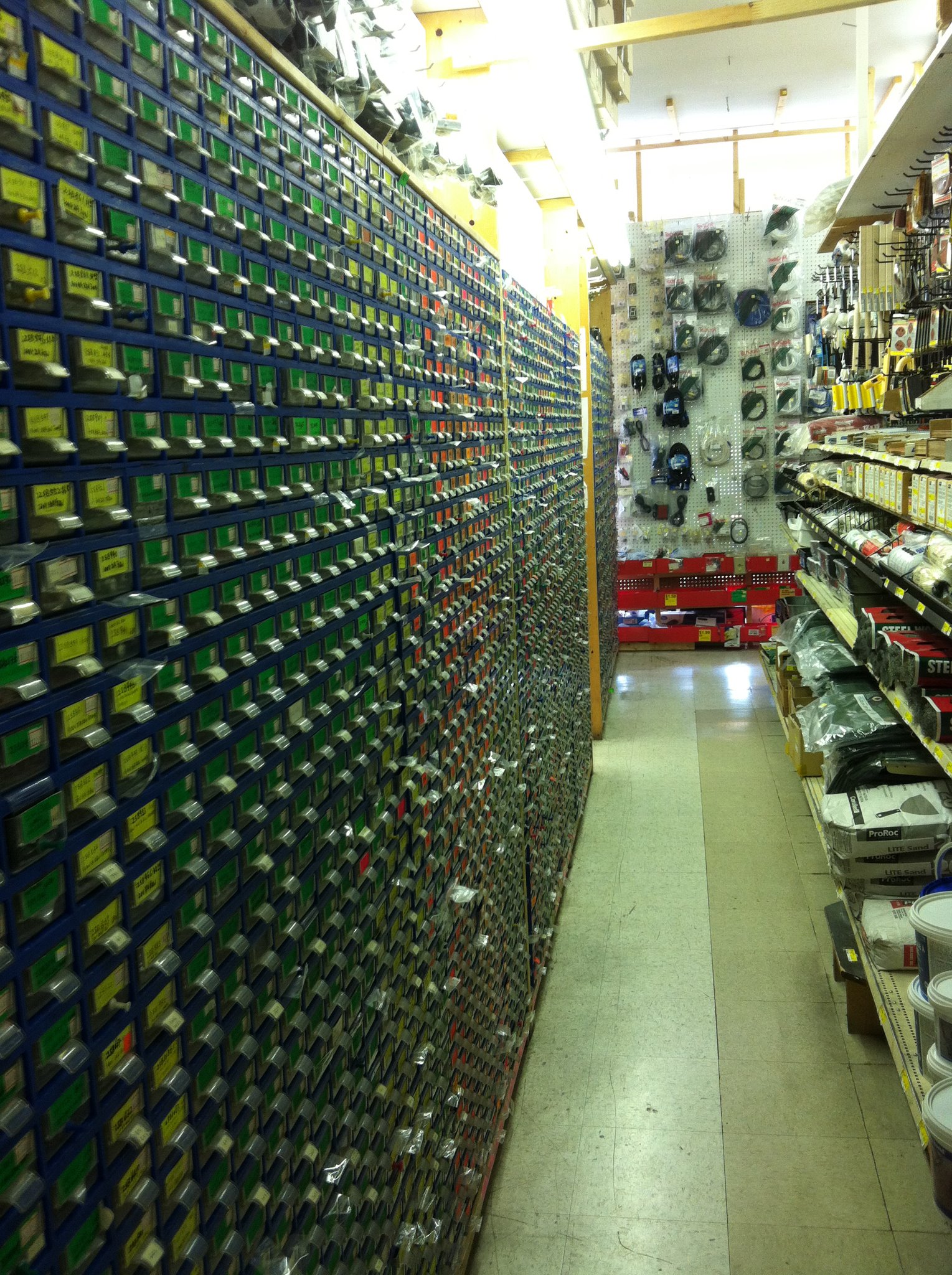 Retail Service Store | College Home Hardware | Ontario