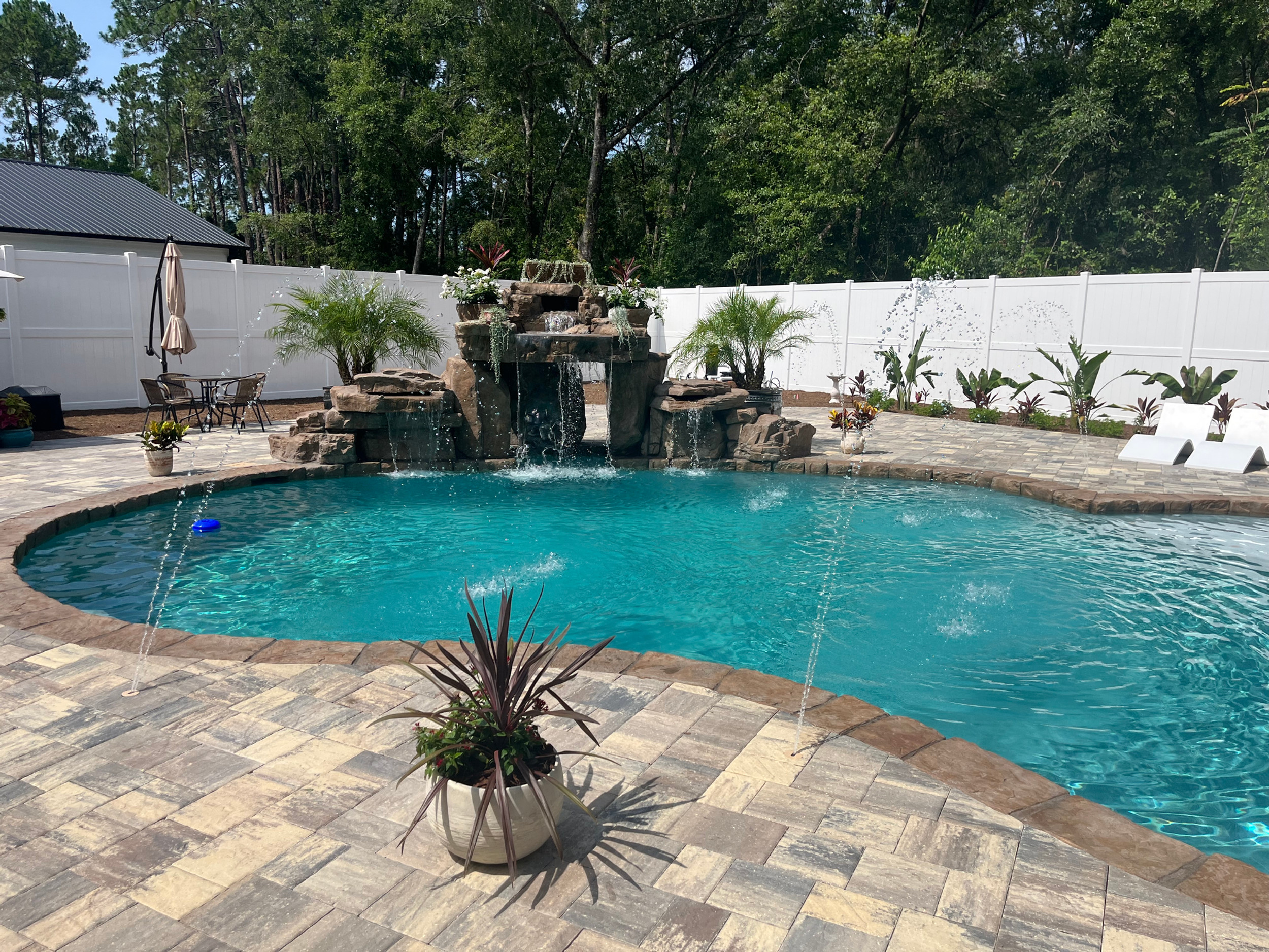 Custom Pools | WT Construction