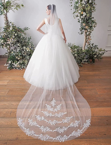 Buy latest bridal long veil with front layer & comb | GownLink