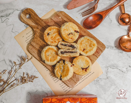 Choco Fudge Hopia | Ribbonette's