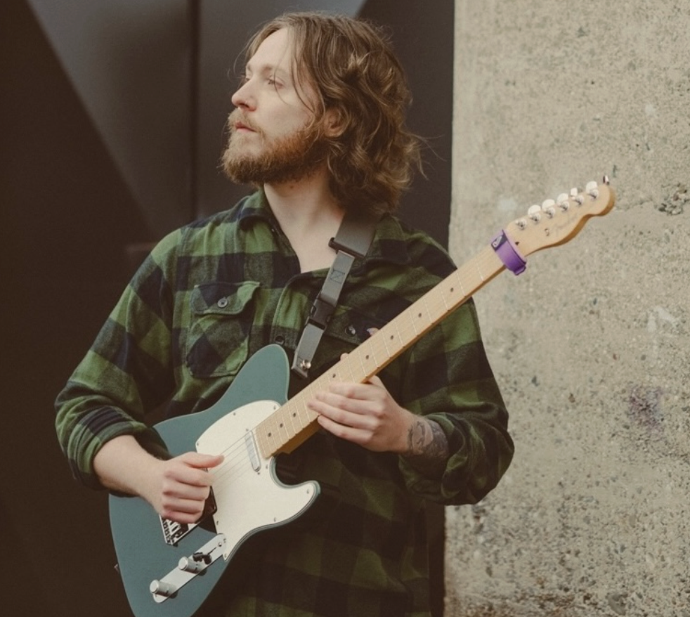 Neil Potter Turns Pain into Power on Shipwrecked, a Folk Rock Journey ...