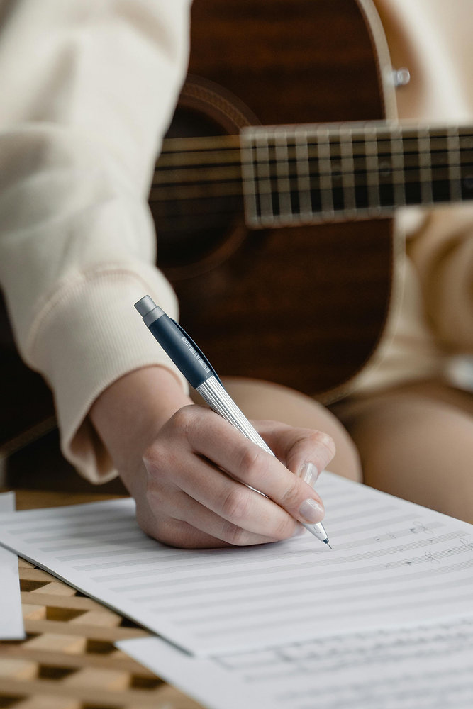 5 Subscription Services That Help You Write Better Lyrics