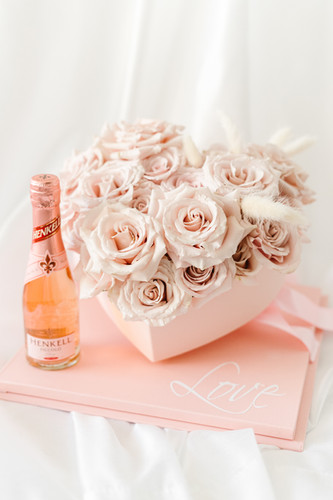 Rosé Love | Lena's