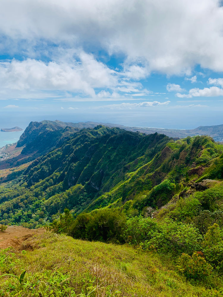 Hawaii Hiking Above The Mountains-Kuliouou Ridge Trail in Hawii
