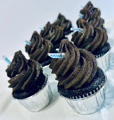 Chocolate Kiss Cupcakes | Amanda Cupcake