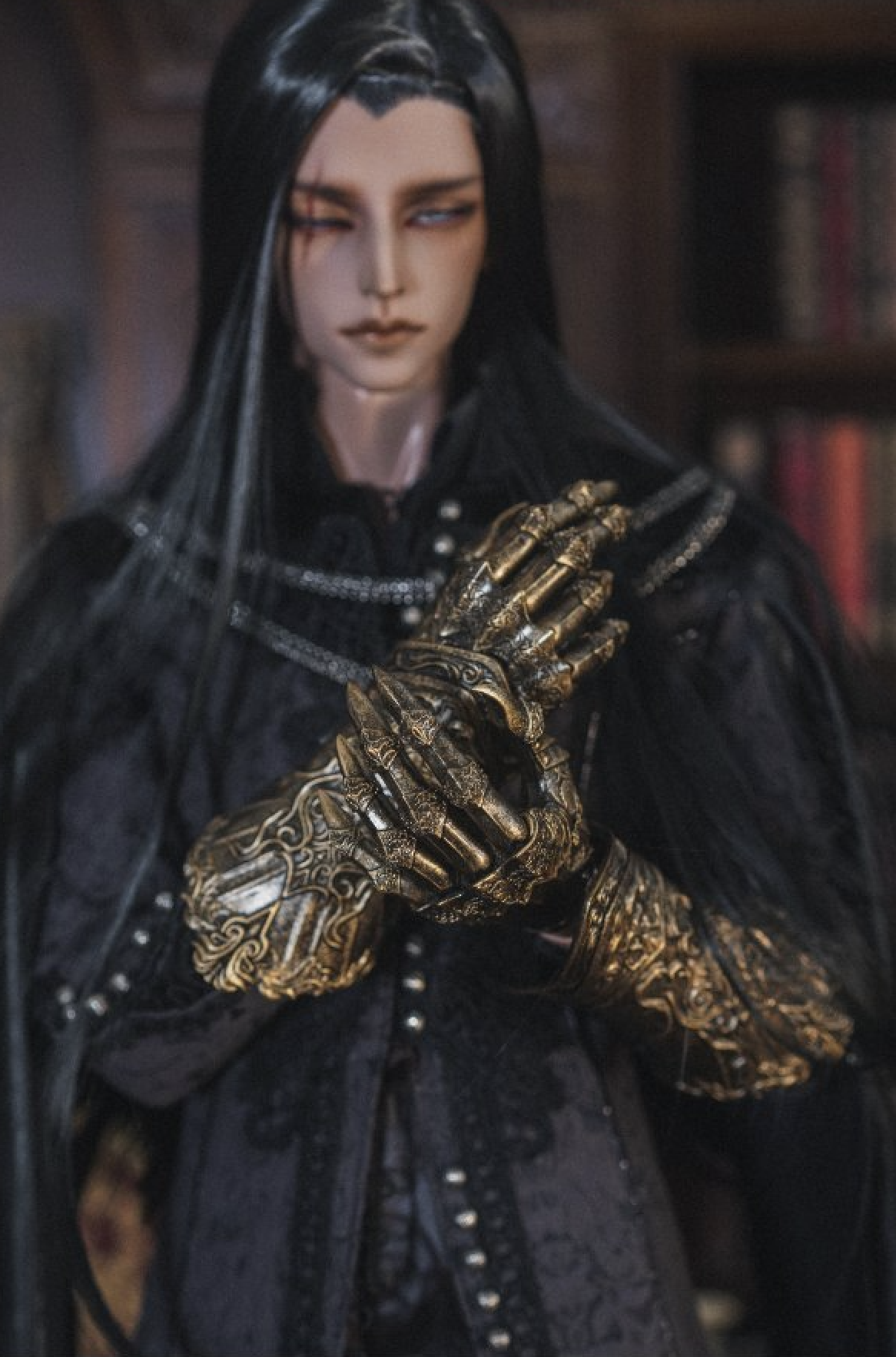 Limited Items - Gorgeous super cool gauntlet “Royal Knight”!!!! | Den ...