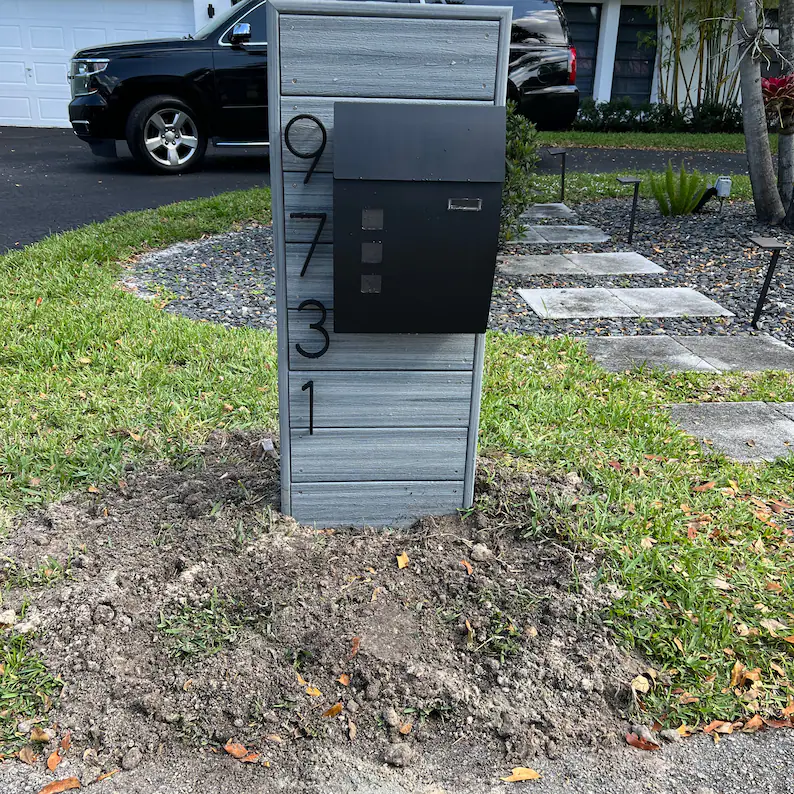 Composite Side-Mount Mailbox | Bellamastermailbox B