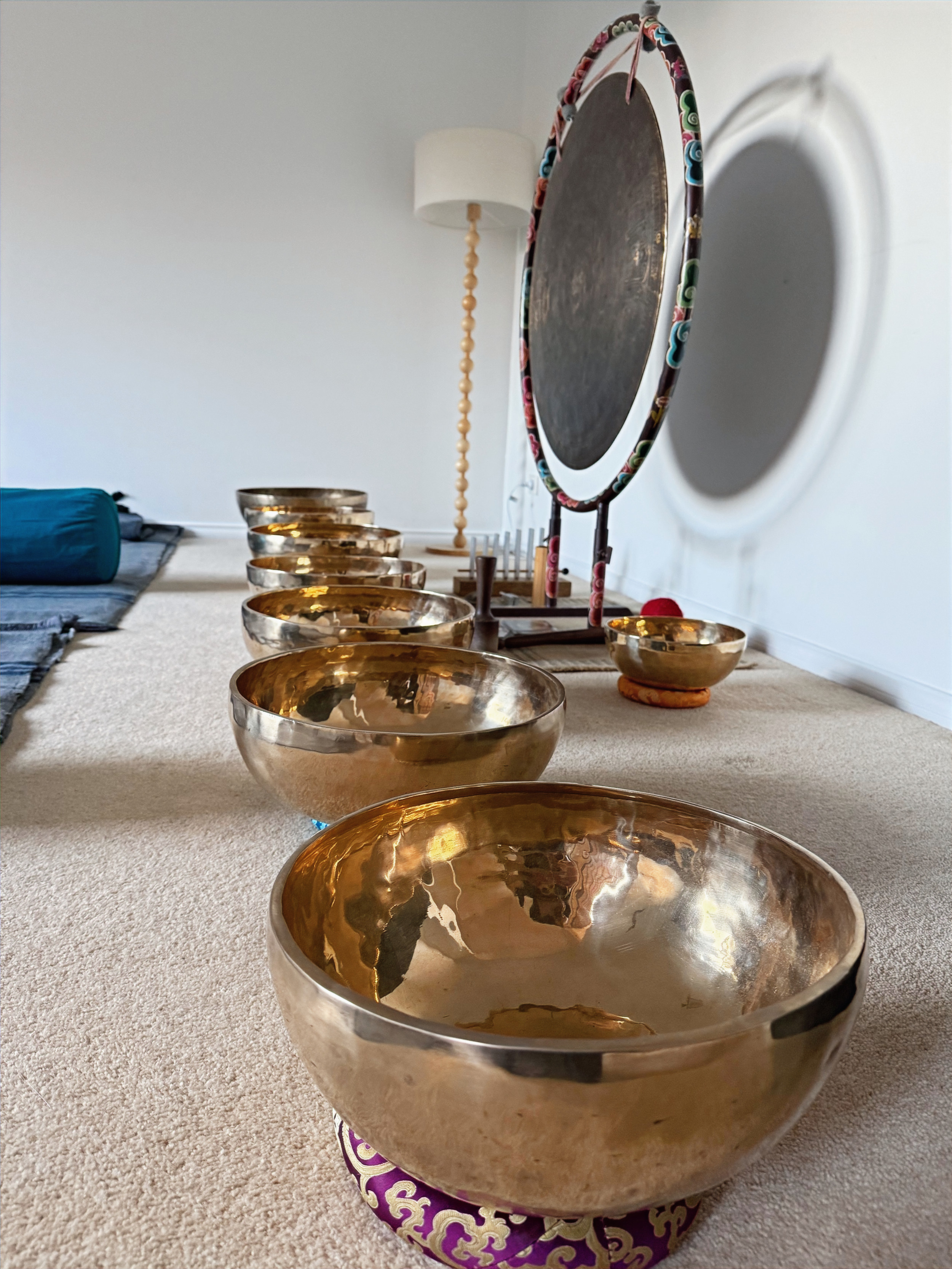 The Power Of Sound Baths Using Tibetan Singing Bowls And Binaural the-power-of-sound-baths-using-tibetan-singing-bowls-and-binaural