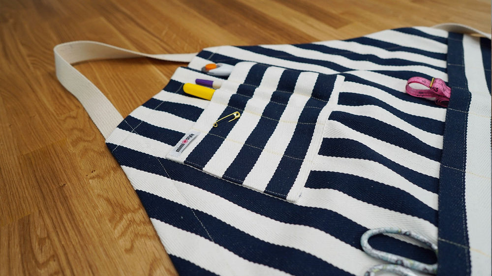 QUICK AND EASY DIY APRON TUTORIAL