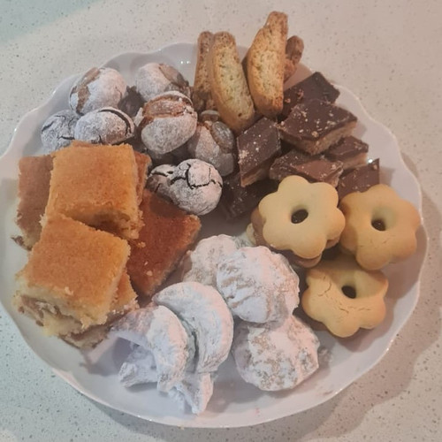 Mixed Box Of Biscuits & Slices | Blisscuits