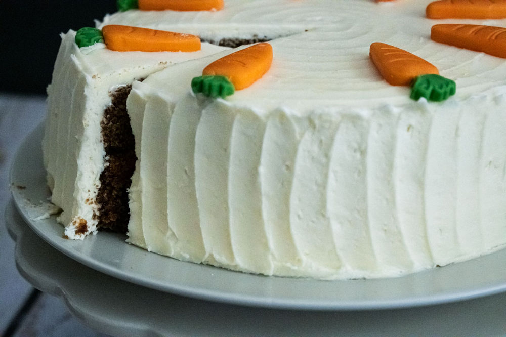 What cake is spicy, juicy and tangy all in one?