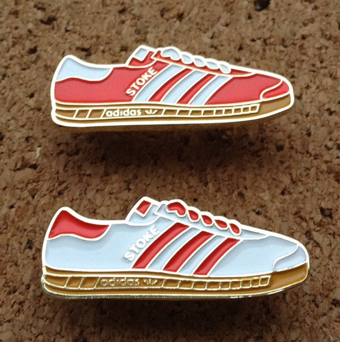 Stoke - Adidas Gazelle Trainers/Trabs/Sneakers | FOOTBALL-PINS-BADGES