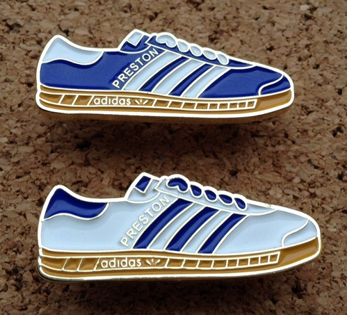 Preston - Adidas Trainers/Trabs/Sneakers | FOOTBALL-PINS-BADGES