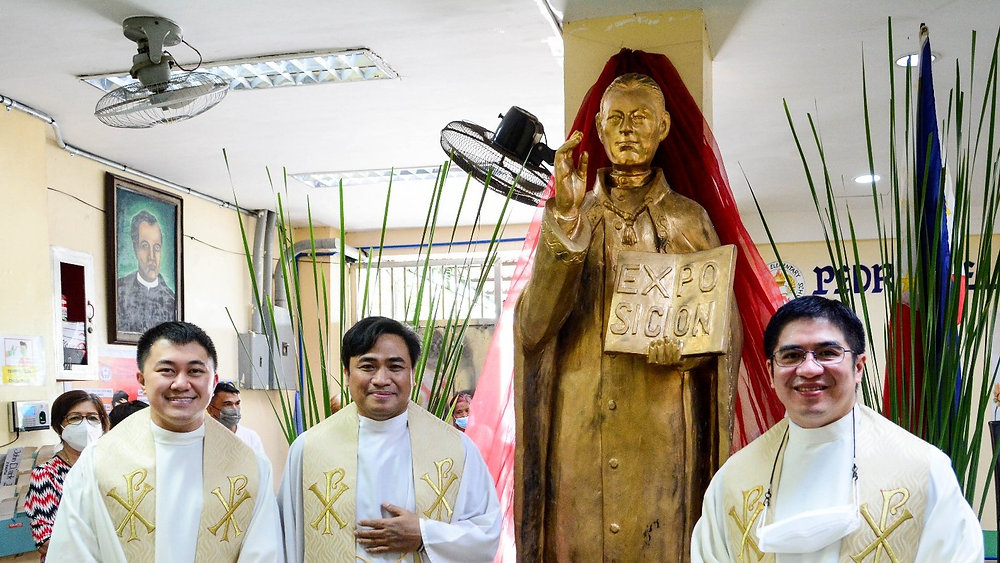 Manila Cathedral Fathers Unveil Statue of Padre Pedro Pelaez