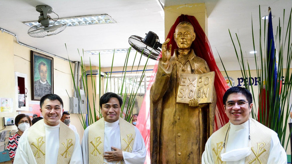 Manila Cathedral Fathers Unveil Statue of Padre Pedro Pelaez