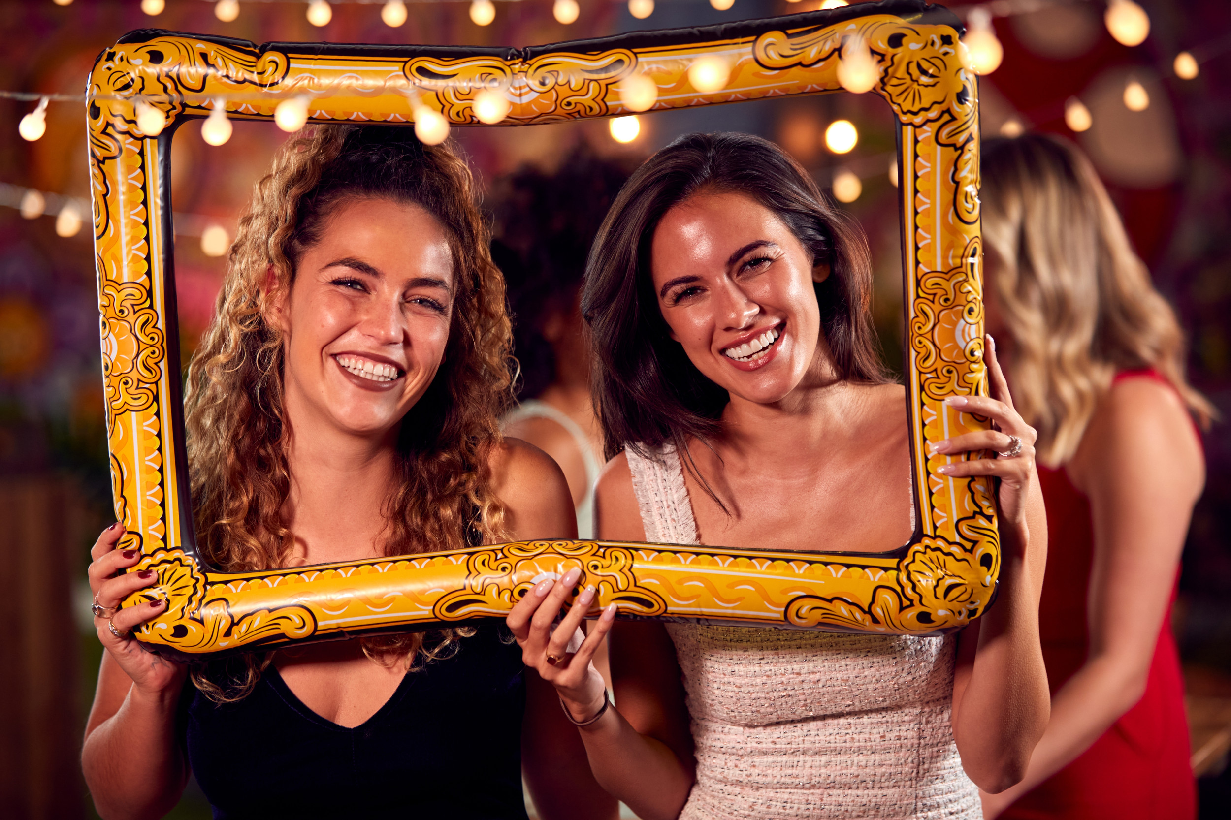 THE LEGENDARY PHOTO BOOTH | Legendary DJ's