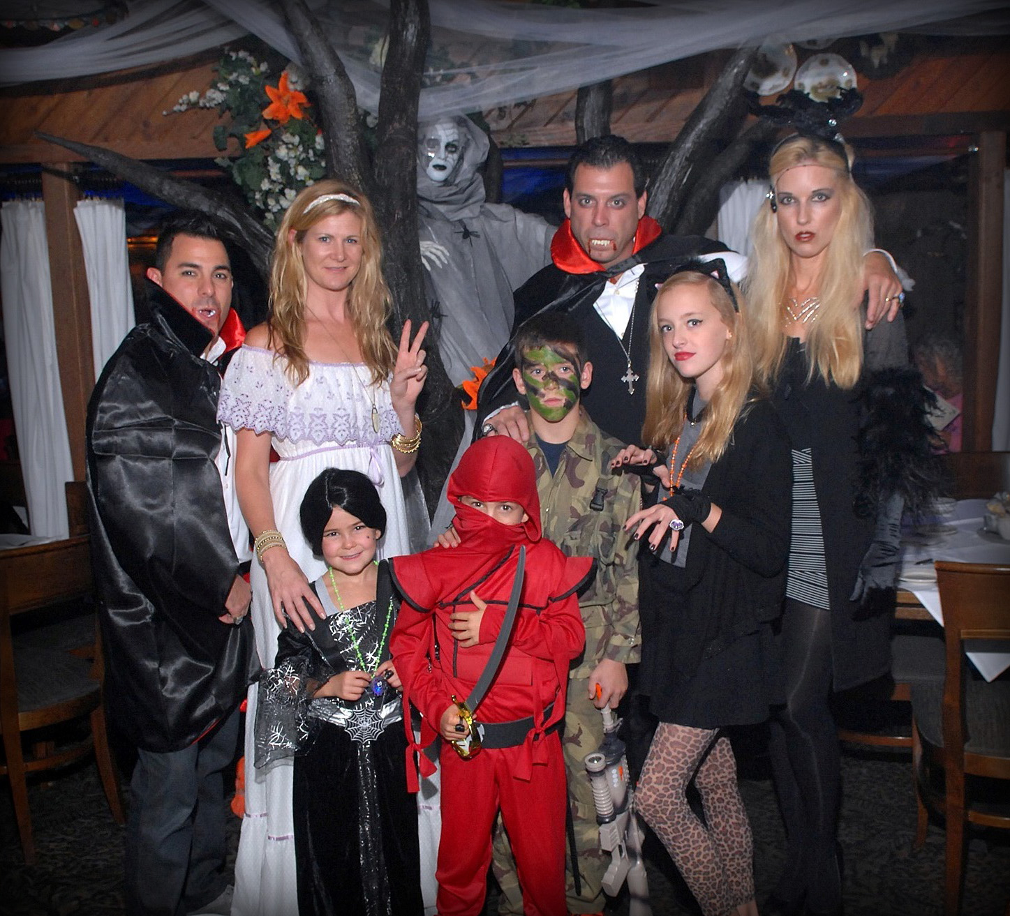 HAUNTED DINING | menzwebb