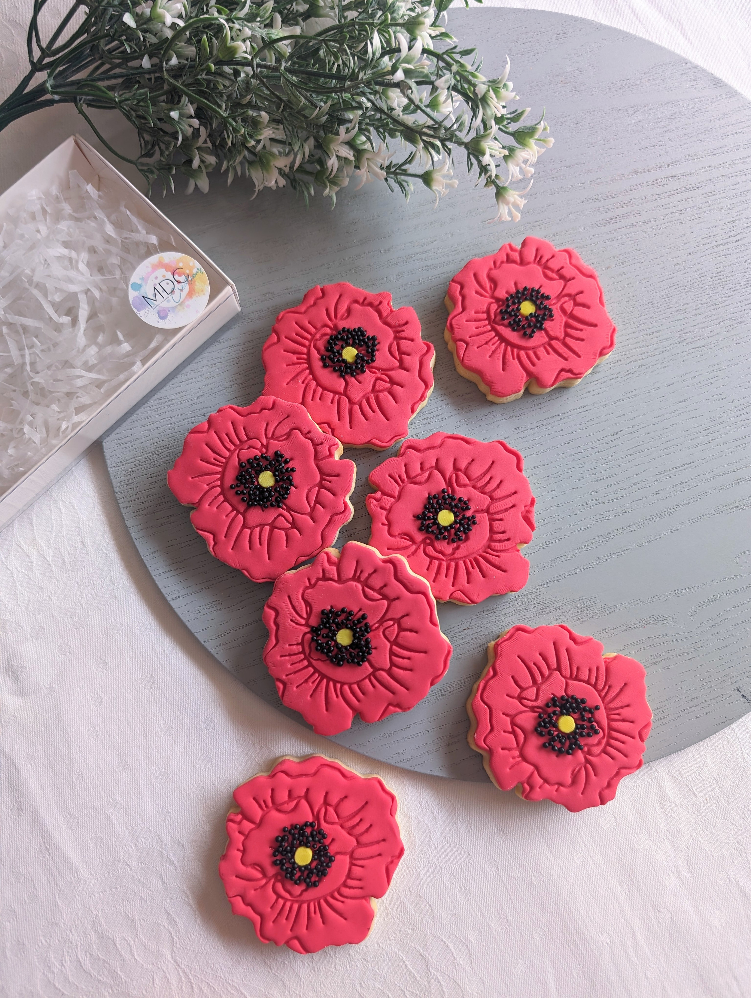 Anzac Day Poppy Flower Cookies – Commemorative Treats | MDC Creations ...