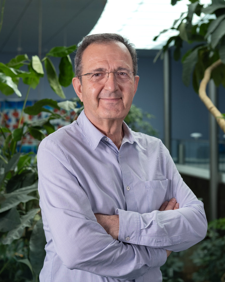 Dr George Papamichael