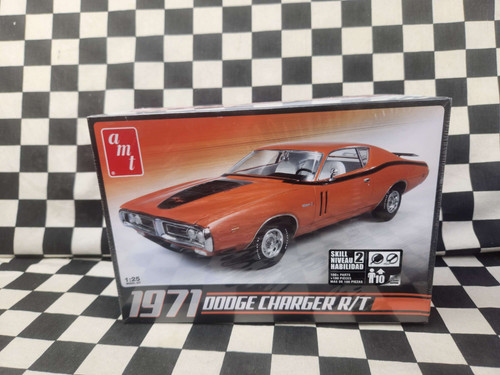 AMT 1:25 1971 Dodge Charger R/T Model Kit Sealed New | kustomkollector