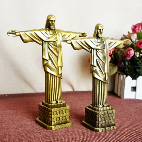 Glorious Jesus Christ Statue - Radiant Savior Art | CatholicMall.net