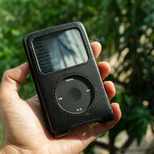 Leather Case for iPod Classic 6th gen Thick - 001 | MO CORNER