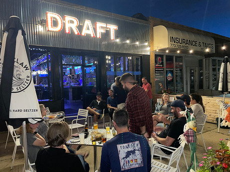 Draft Bar Chicago | Illinois | Sports Bar Beer Party Music