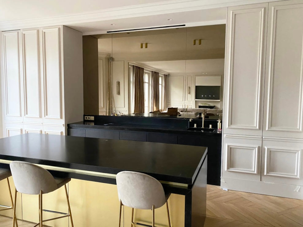 Trempé, laqué ou miroir : choisir sa crédence en verre | MON.VERRE.COM
