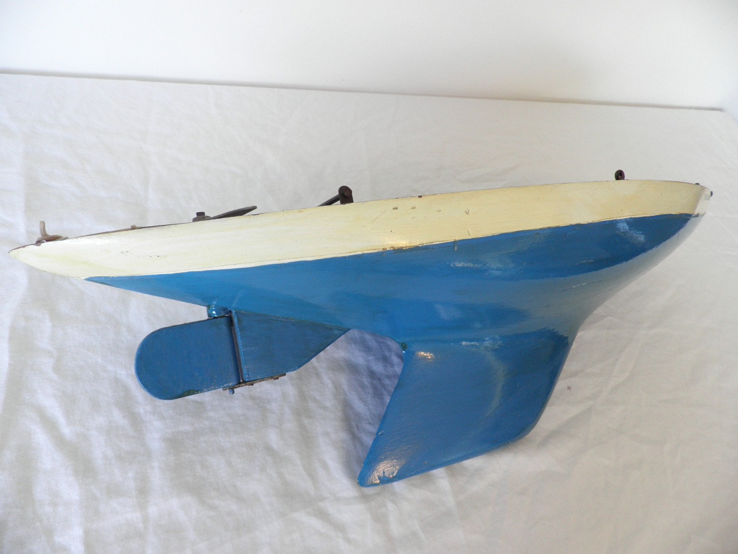 Alexander hull with original paintwork to restore -Sold | pond-yacht ...