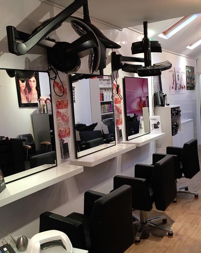 Short & Curlys Hair Salon interior