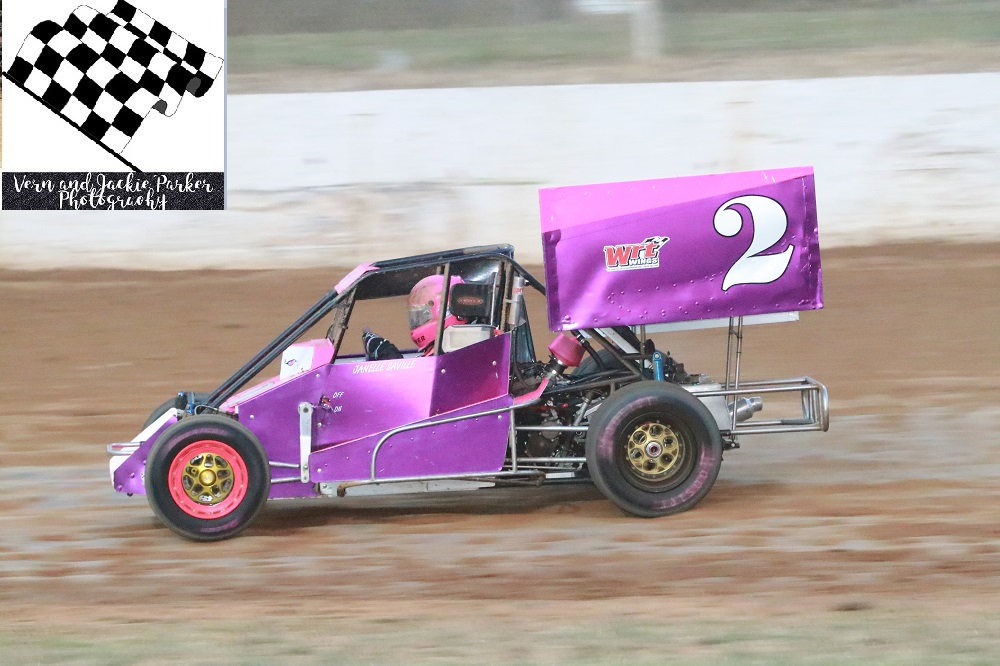 SAVILLE WINS THE WANGARATTA CUP