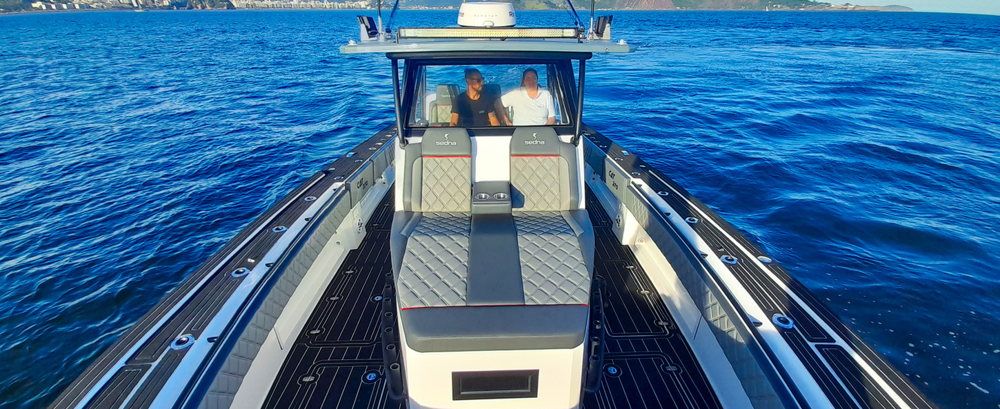 CAT 370 | Sedna Yachts