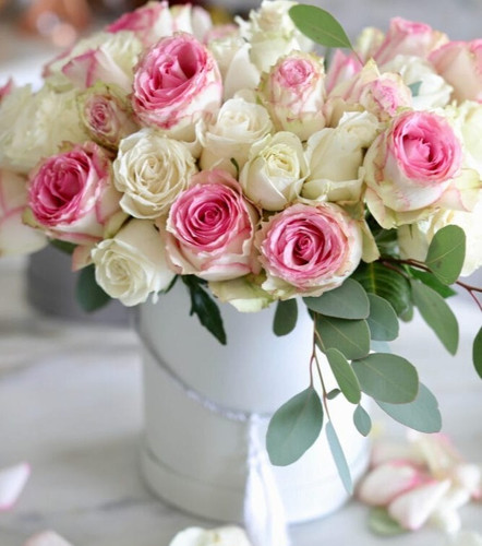 Signature Rose Arrangement - Luxury Flower Arrangement | Roasted Rose ...