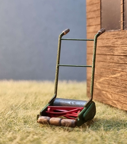 SMG02 Push Lawn Mower | sheffield-miniatures