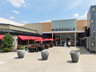 What's in the neighborhood at RidgeGate