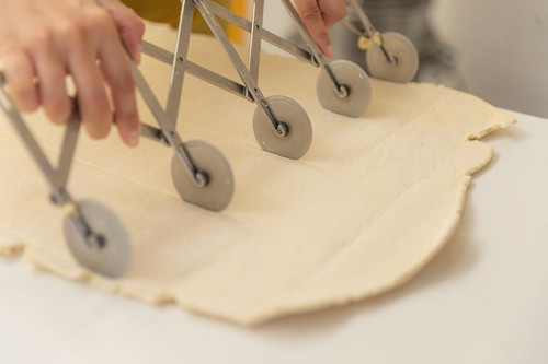 Dough Master's 5 Wheel Dough Cutter | Farmers' Storehouse