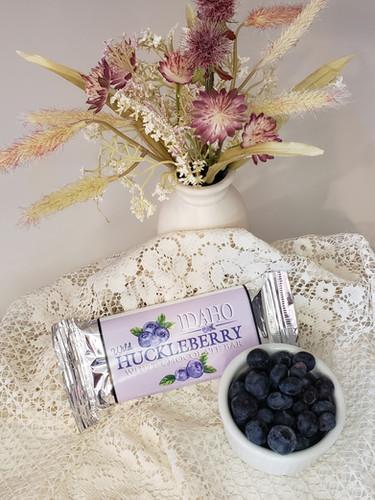 Huckleberry White Chocolate Candy Bar | VogelFarms