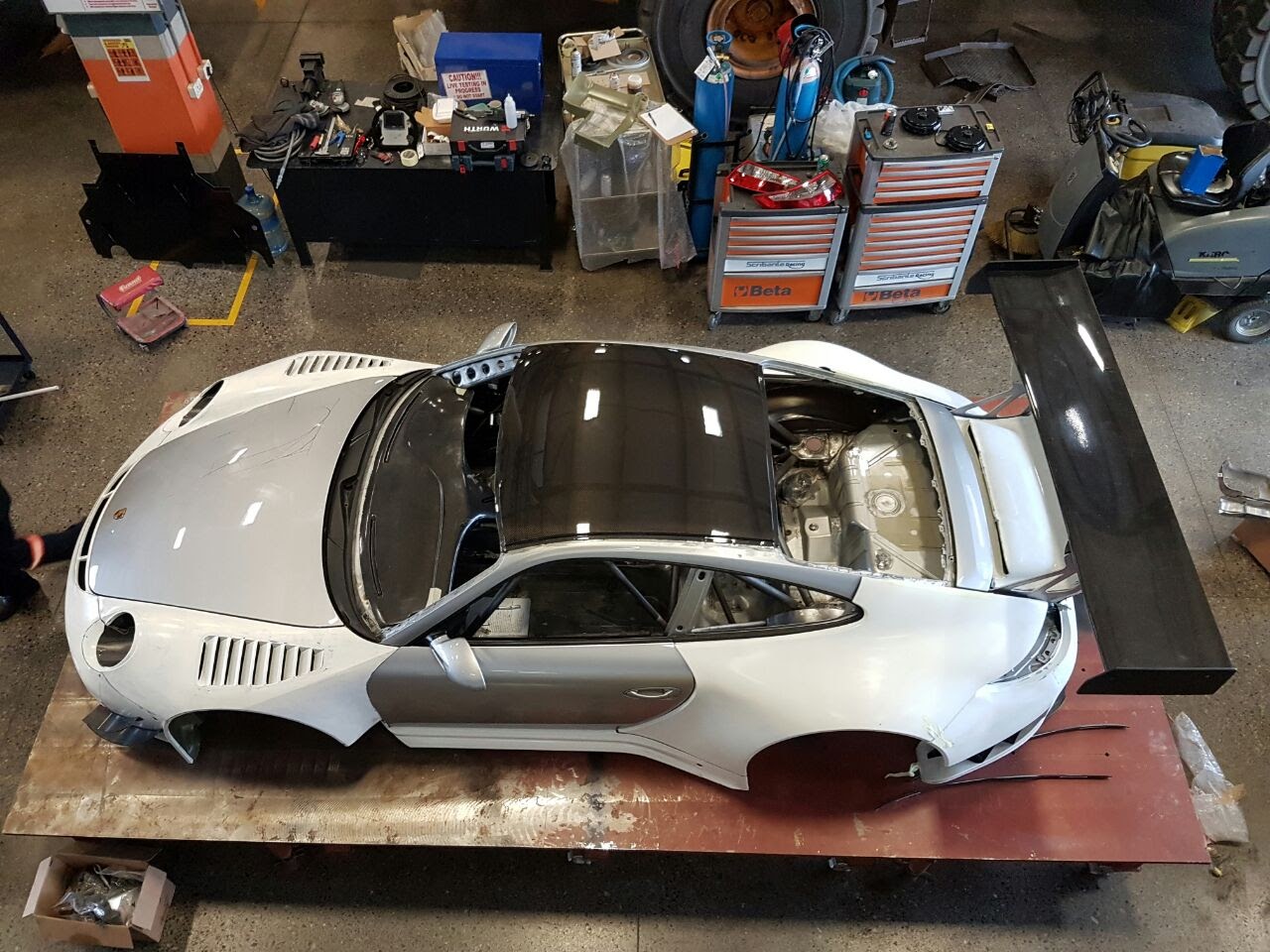 Porsche 996 to 997 GT3R Conversion