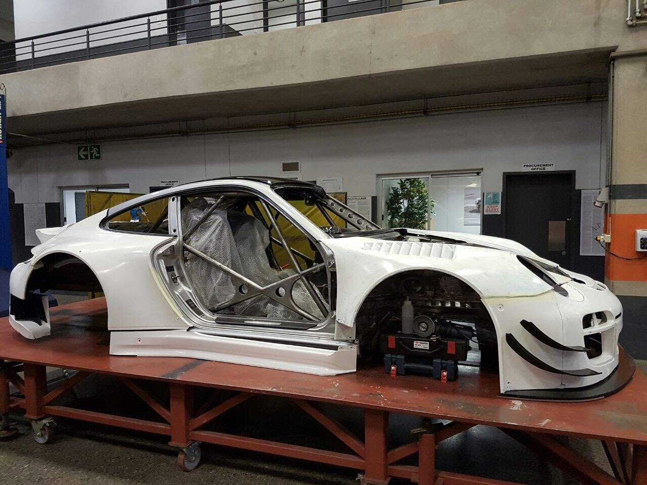 Porsche 996 to 997 GT3R Conversion