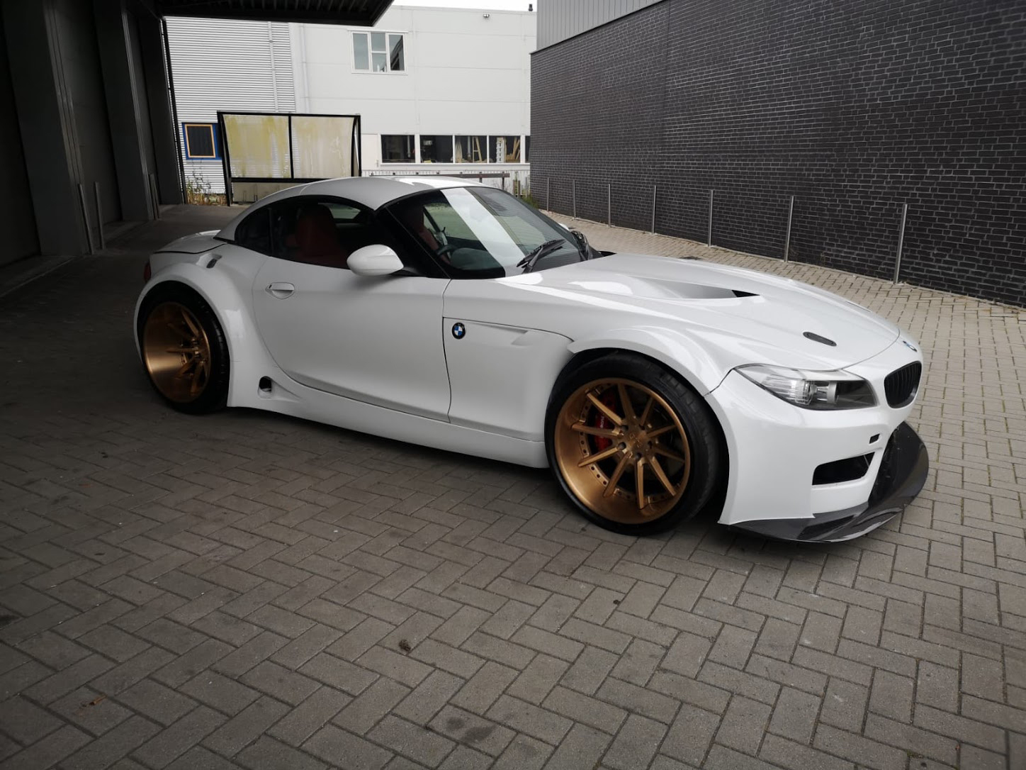 BMW Z4 GT3 LS3-V8 Road Conversion