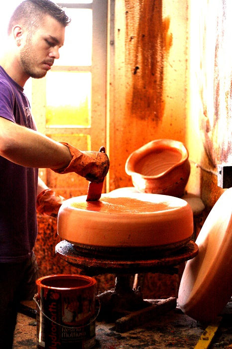 A Olaria do Tatá: entre barro, história e poesia.