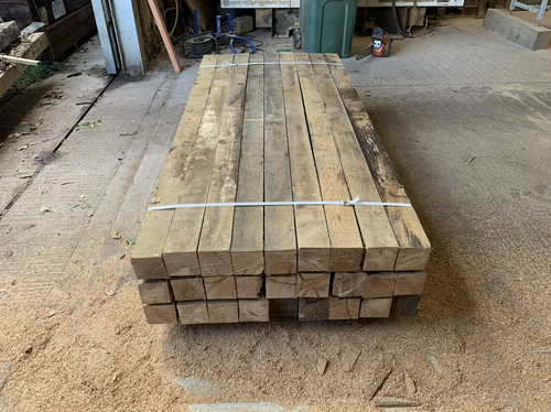 Reject Oak Fencing Post 100mm x 100mm | Oak and Wood