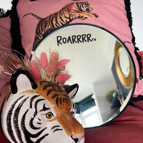 Roarrrr vinyl decal | Fabbi